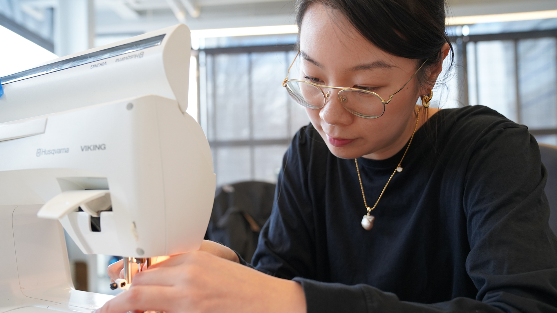 Nice flex: AI-powered smart clothing logs posture, exercises | Cornell ...